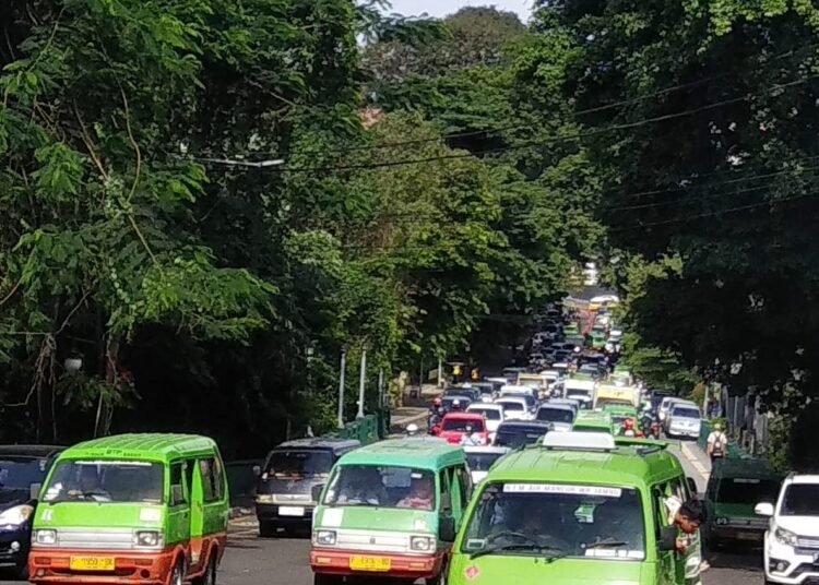 Rekayasa Lalu Lintas di Jalan Otto Iskandar Dinata saat Penutupan Rekayasa Lalu Lintas di Jalan Otto Iskandar Dinata saat Penutupan