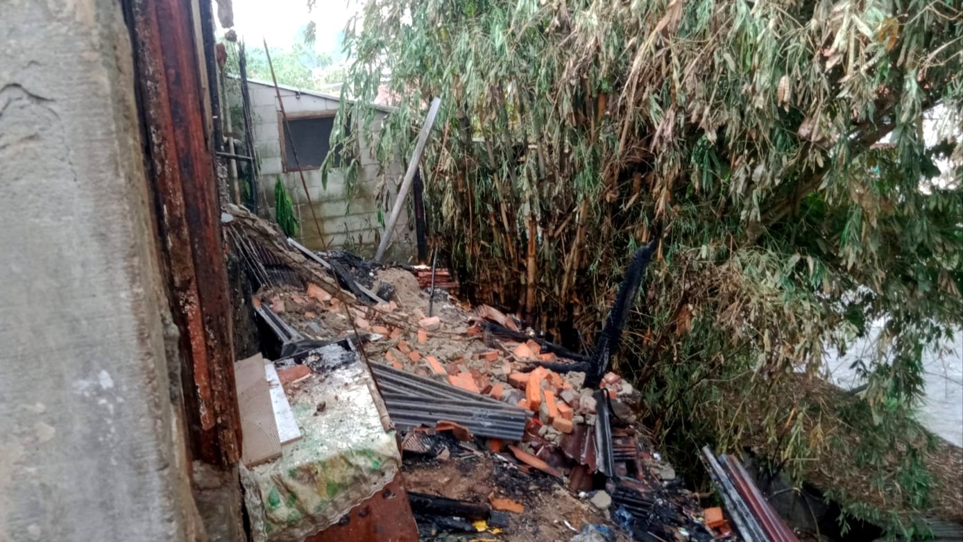Gegara Bakar Sampah, 3 Petak Rumah Kontrakan Terbakar di Tanah Sareal Gegara Bakar Sampah, 3 Petak Rumah Kontrakan Terbakar di Tanah Sareal